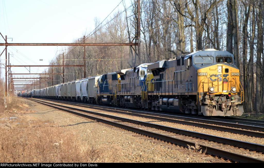 CSX ES40DC 5424 leads Q439-05